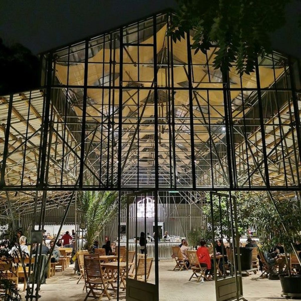 Top 10 restaurante București pe care trebuie să le încerci - Far Away